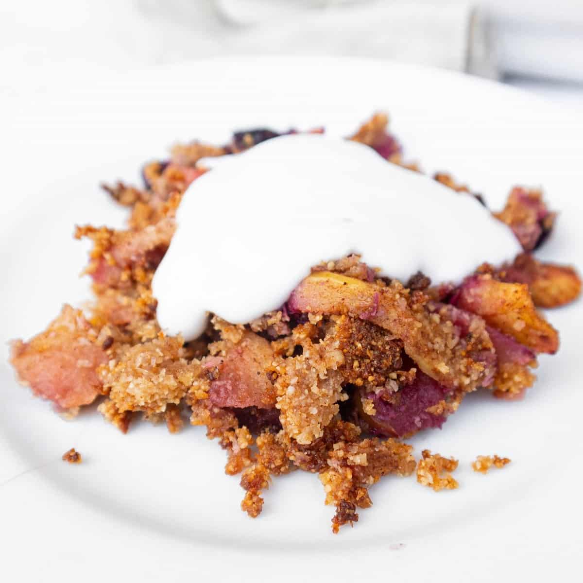 APPLE BERRY CRISP (VEGAN) • Bites In The Wild