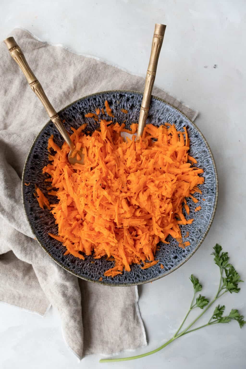 How To Make Shredded Carrots With Lemon Dressing