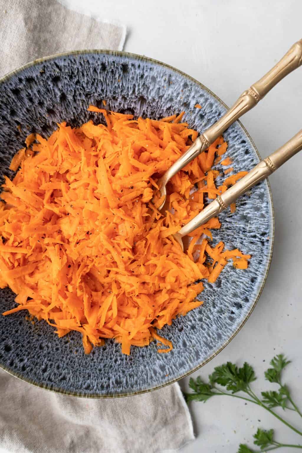 How To Make Shredded Carrots With Lemon Dressing