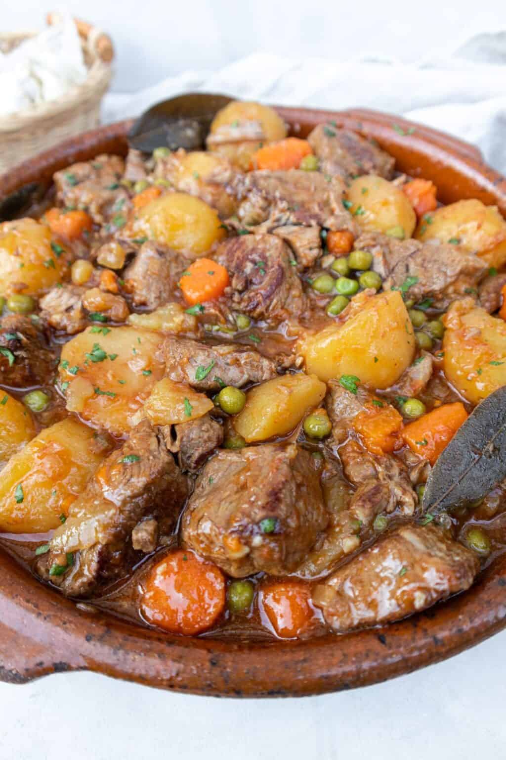 Traditional Spanish Beef Stew Recipe (Estofado de Carne)