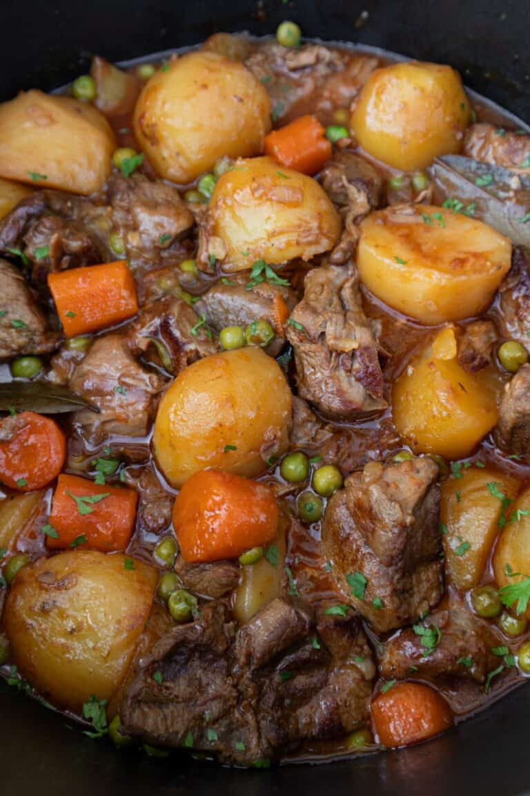 Traditional Spanish Beef Stew Recipe (Estofado de Carne)