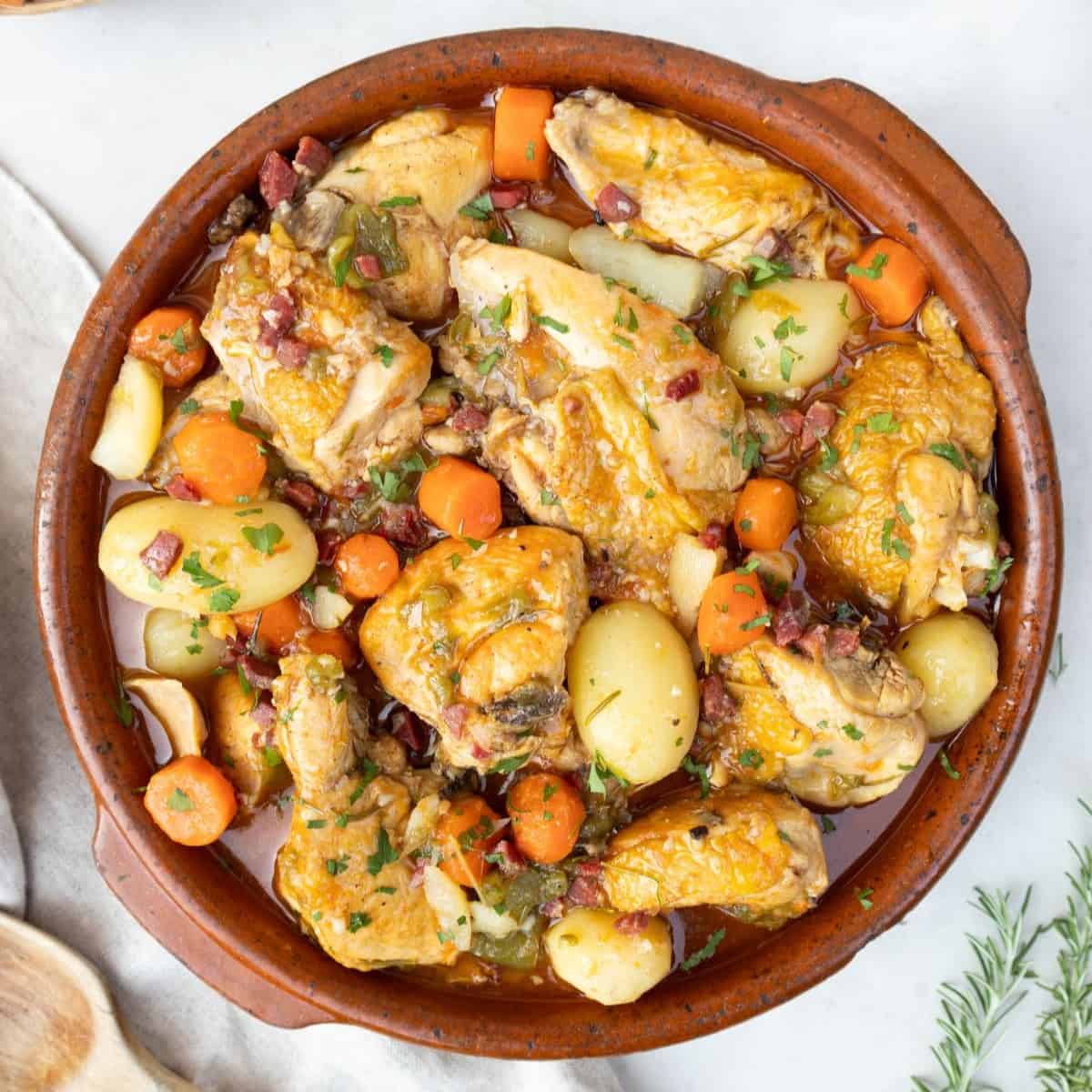 Delicious Spanish Chicken Stew Recipe (Pollo Guisado)